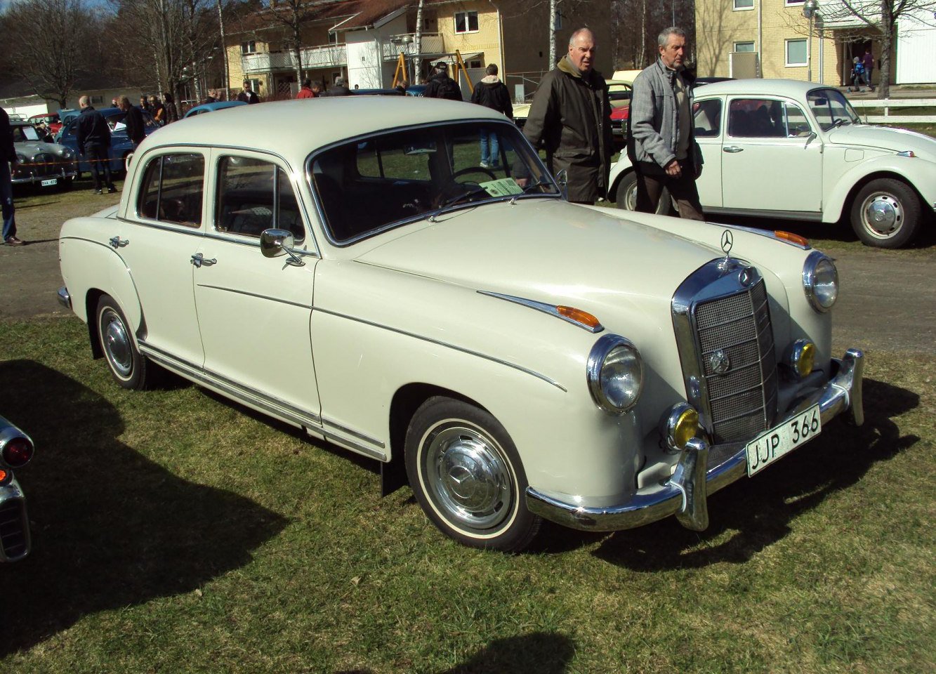 Mercedes-Benz W128 Sedan 220 SE (115 Hp)